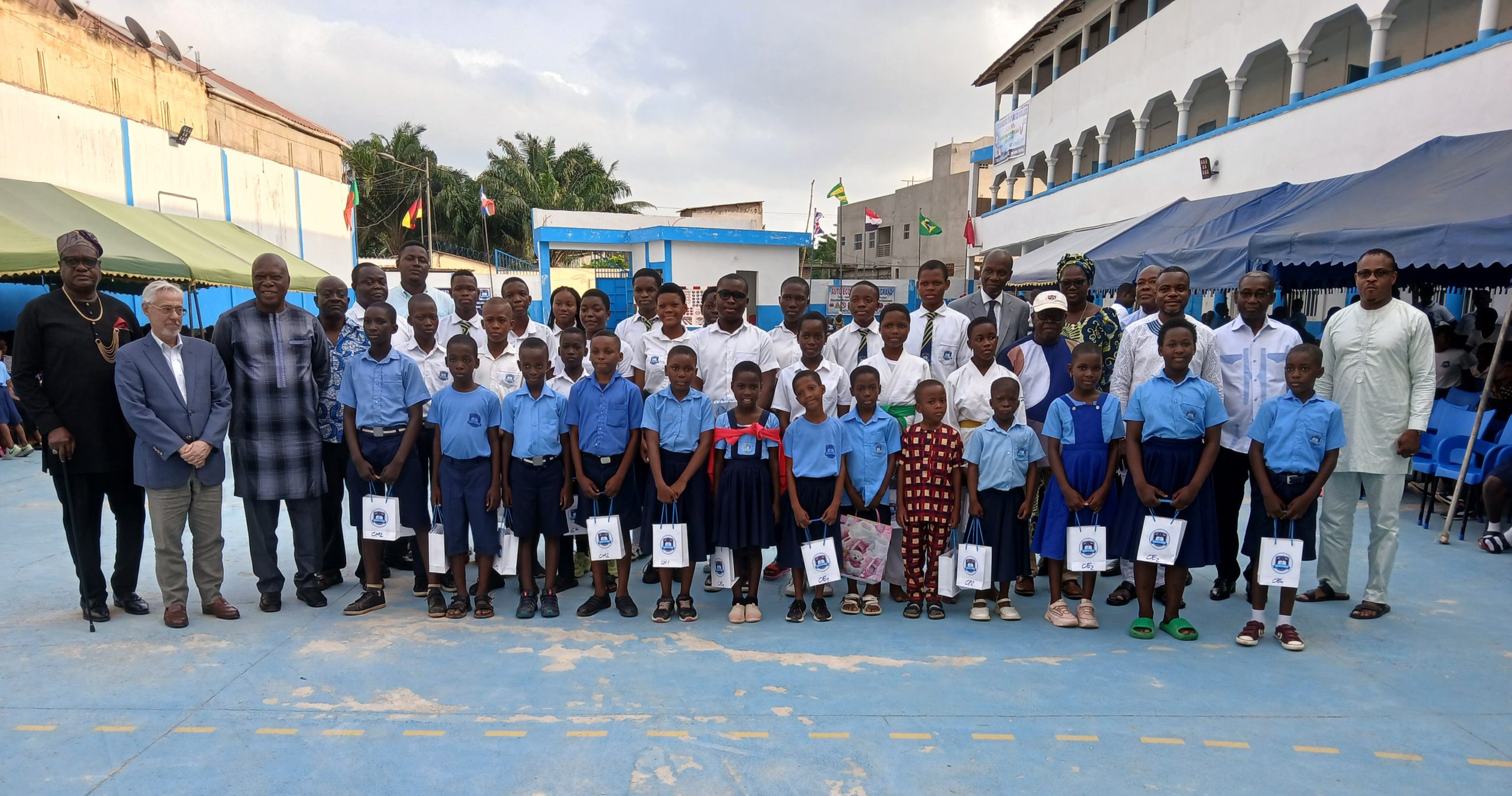 Togo : l'institut privé Laïc "Auguste Le Grand" honore l'excellence ...